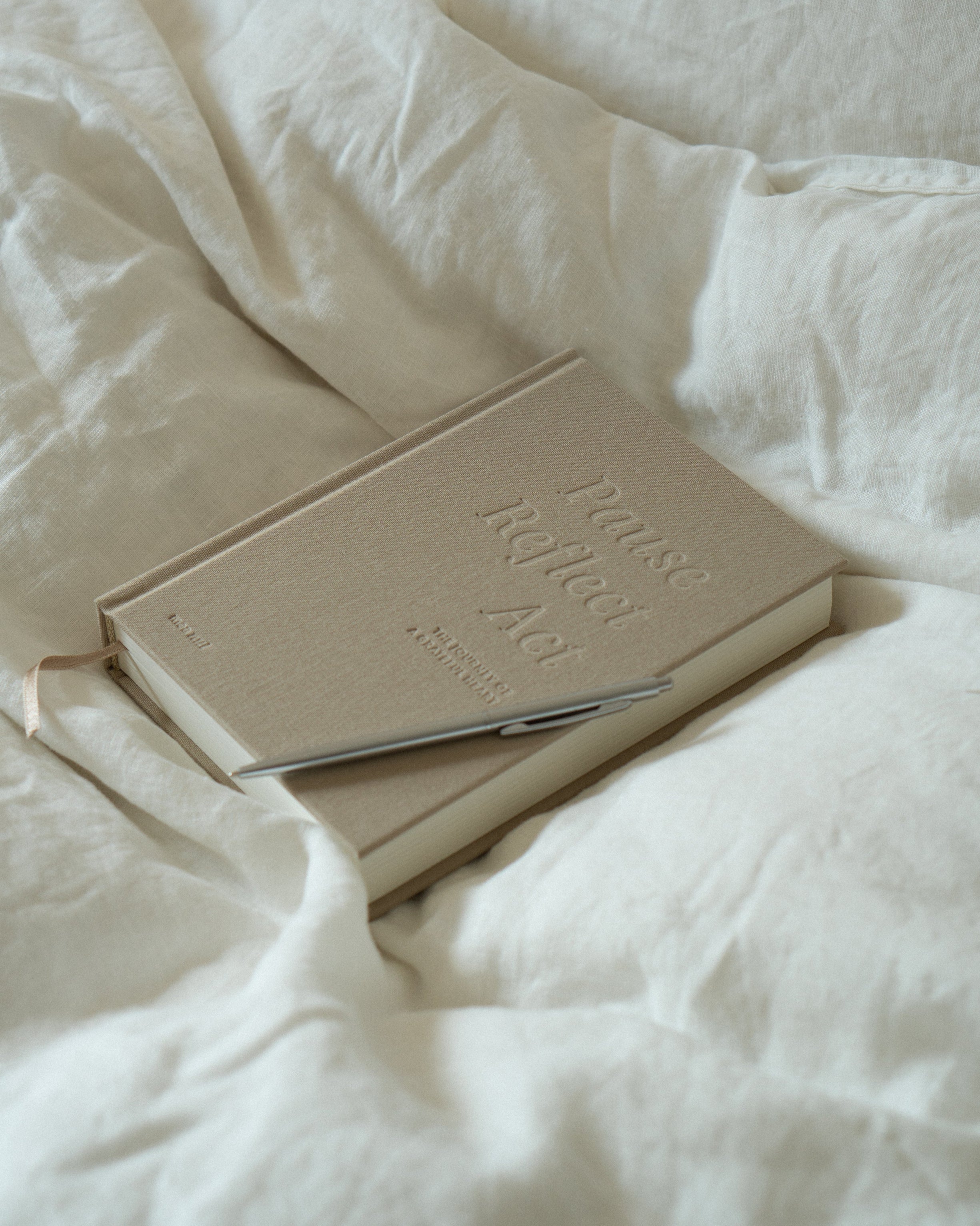 The Pause Reflect Act - 3-Year Gratitude Journal – mea nui